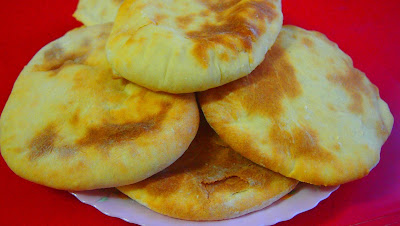 MamaMia Kitchen: ROTI NAAN a.k.a ROTI TEMPAYAN