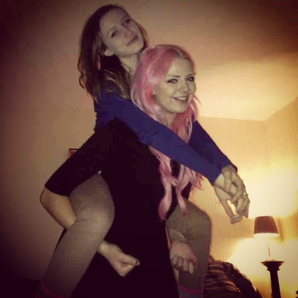 Strong Lift and Carry Photos and Videos - Strong Muscular Girls Lift ...