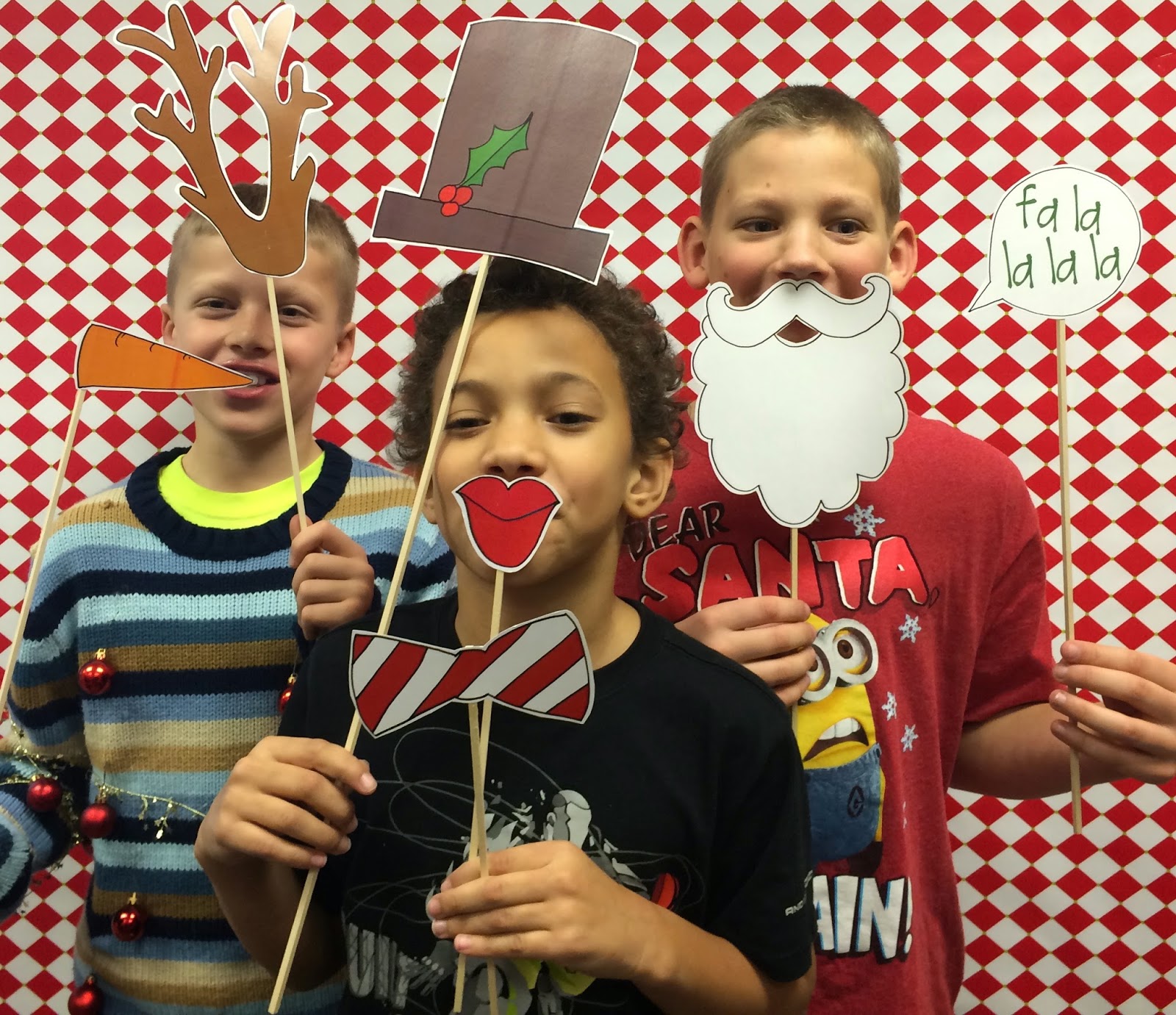 A Full Classroom Holiday Photo Booth a-full-classroom-holiday-photo-booth