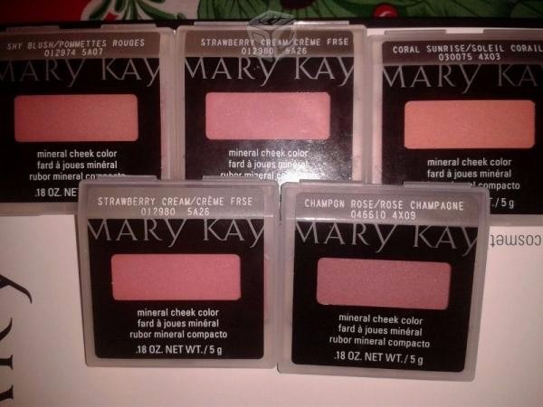 Aquí les presento unos de los rubores Mary Kay