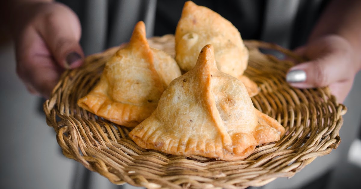 Indian Classics - Traditional Potato and Peas Samosas ~ The Tiffin Box