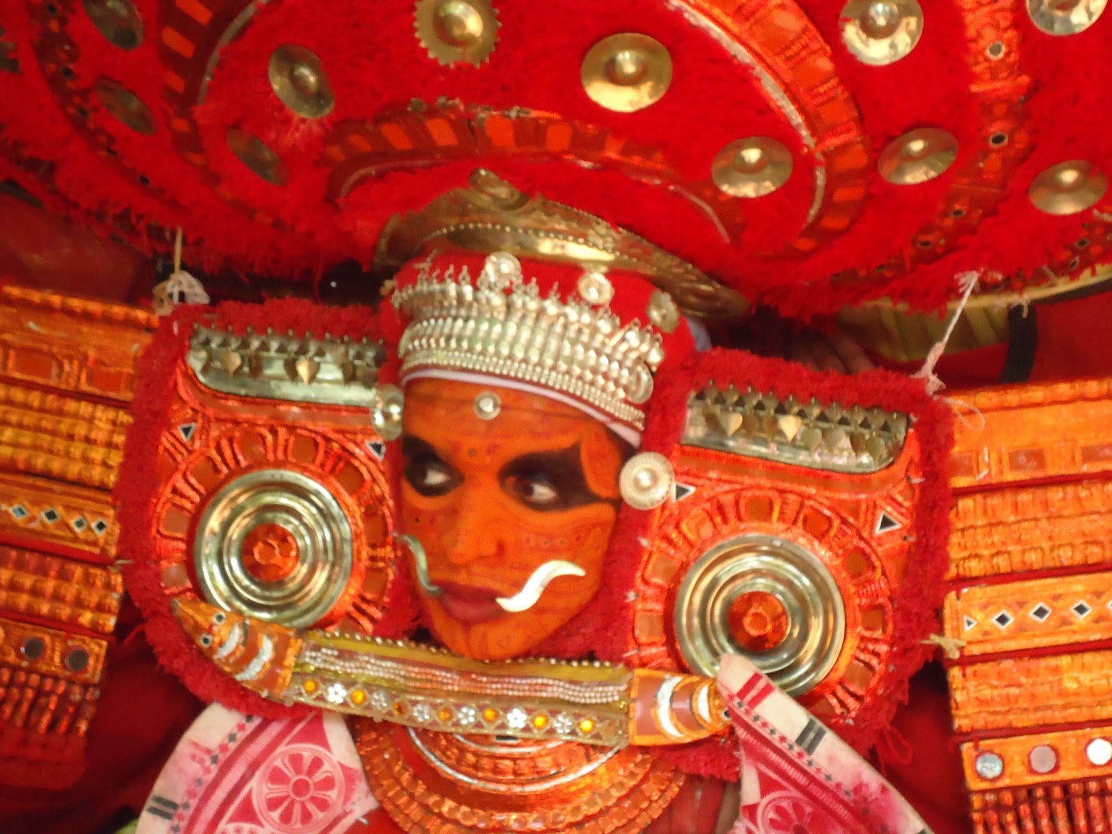 PAYYANUR GRAMAM: THEYYAMS OF GRAMAM