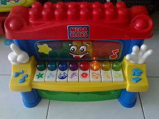 TwinkleBibi: Mega Bloks Piano