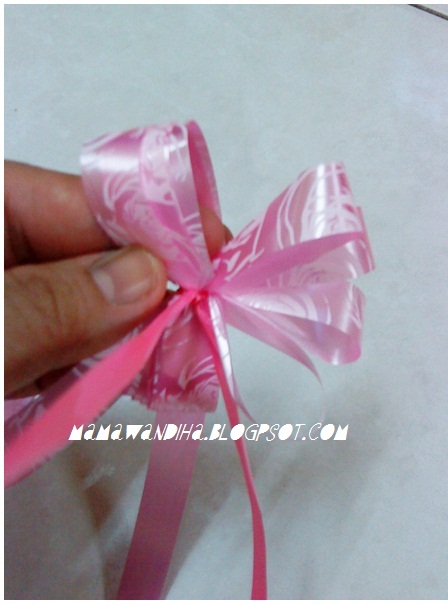 Dari Dapur MaDiHaA: D.I.Y. Bunga Reben Hamper...