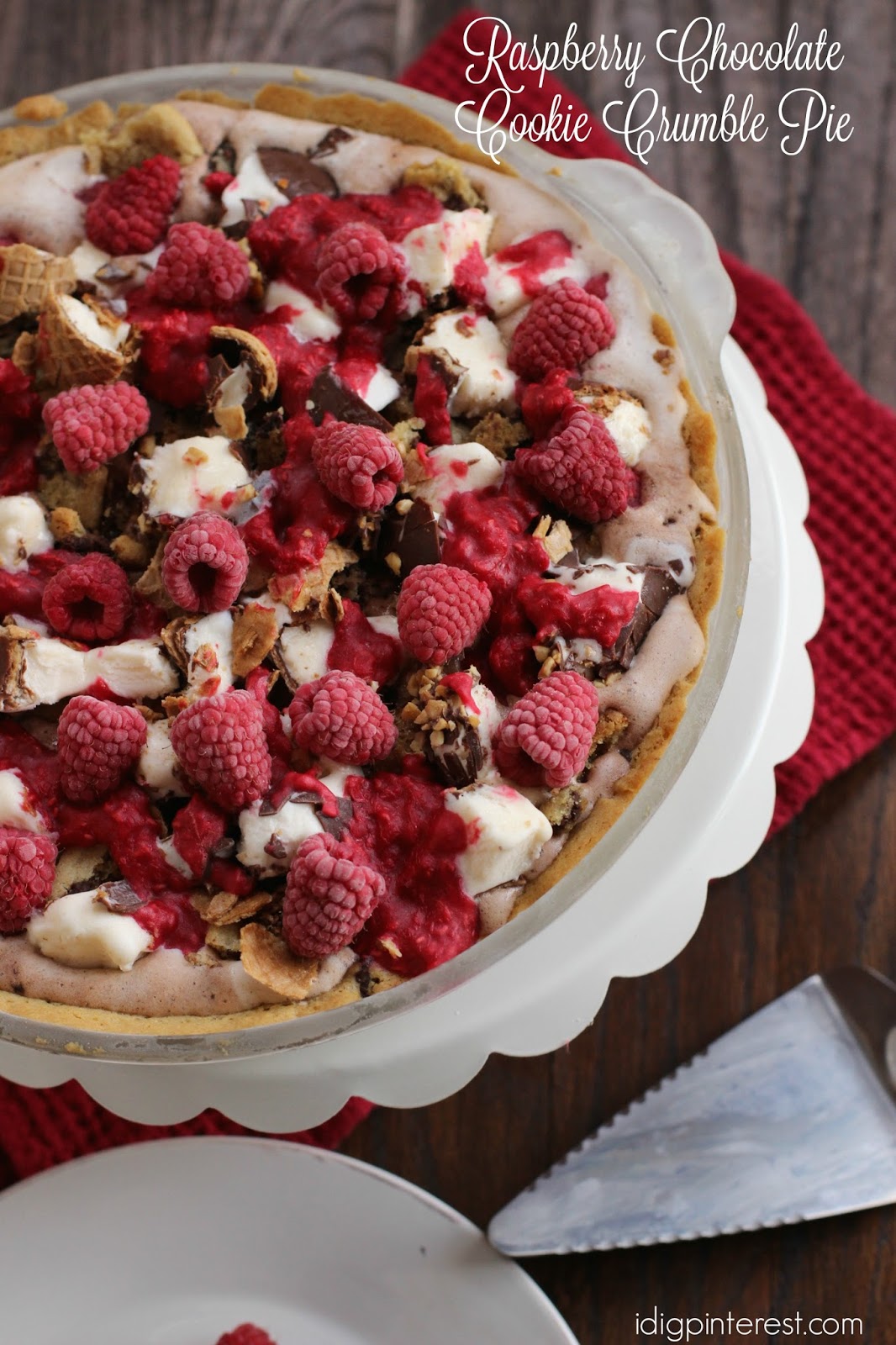 Frozen Raspberry Chocolate Cookie Crumble Pie - I Dig Pinterest