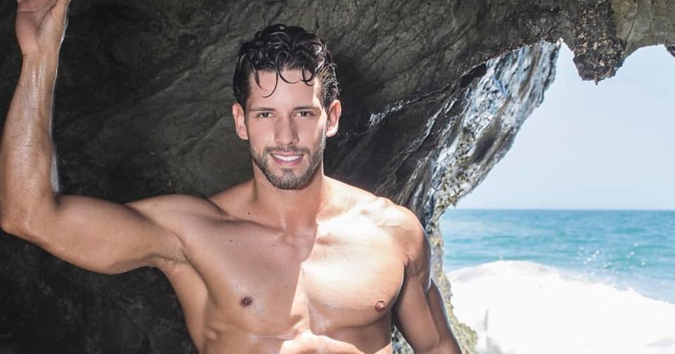 Man Central: Ignacio Milles: Shirtless