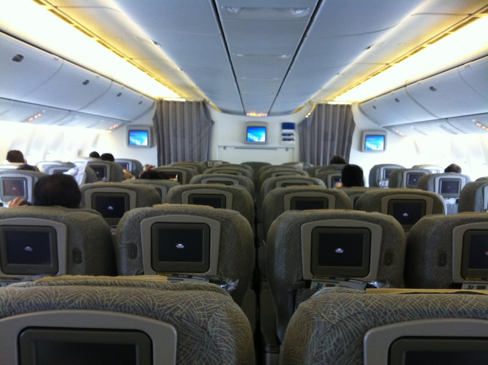Charles Ryan's Flying Adventure: Enjoying Elite Class on EVA Air's ...