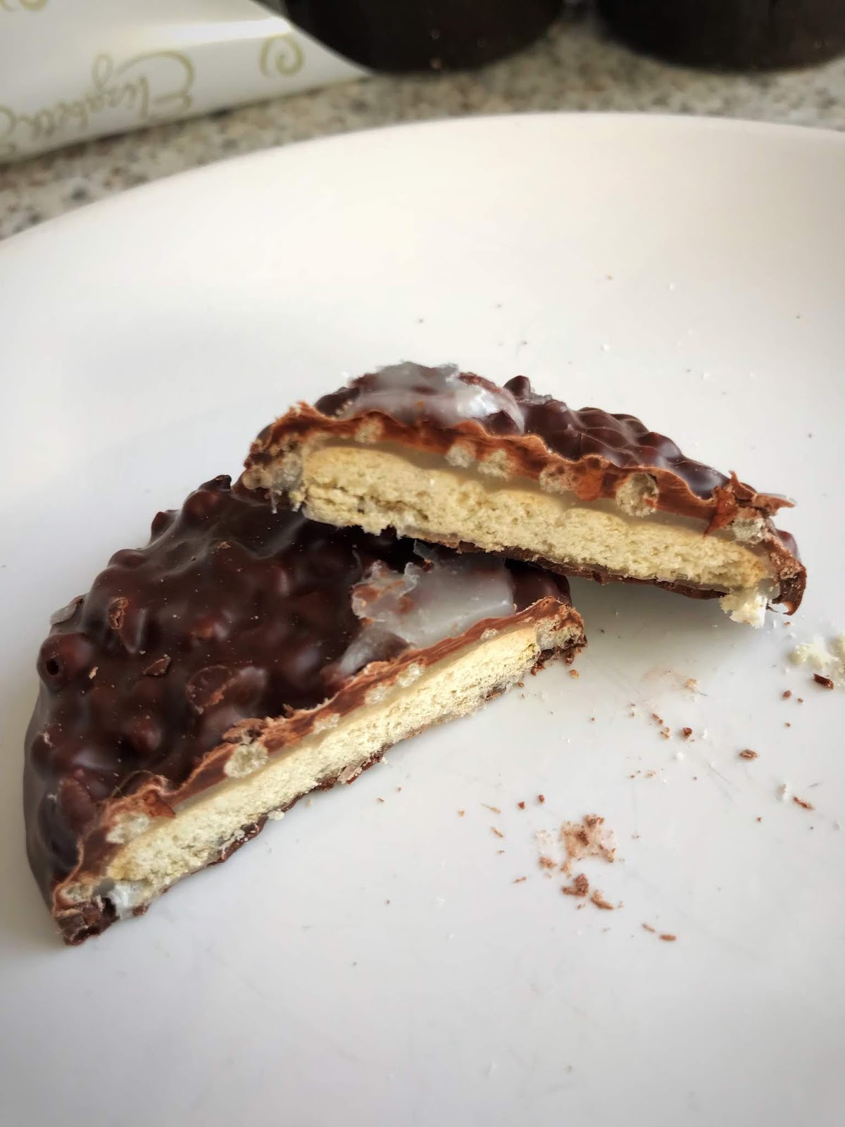 Elizabeth Shaw Luxuriously Tempting Biscuit Selection