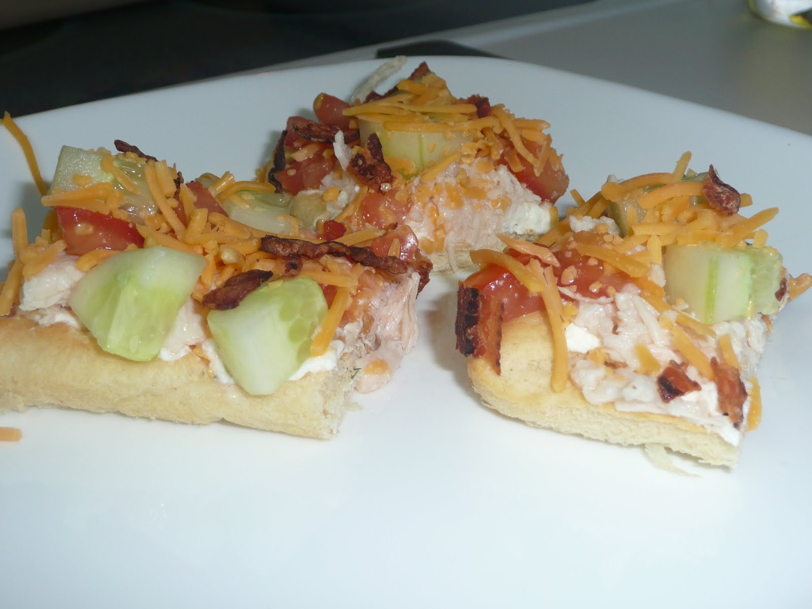 Cookin' with Jodi: Summery Clubhouse Chicken Pizza-squares