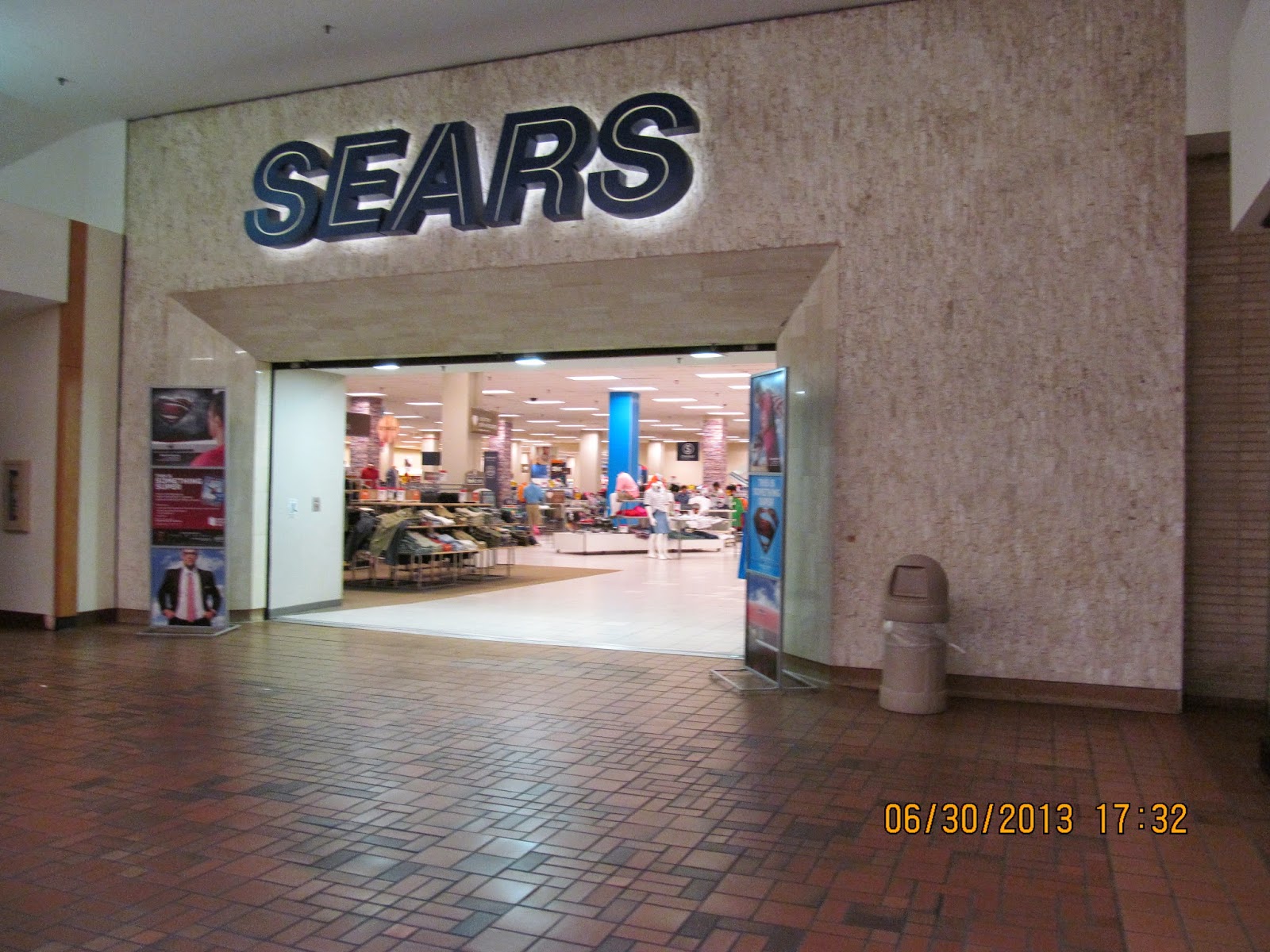 Trip to the Mall: Golf Mill Mall- ( Niles, IL)