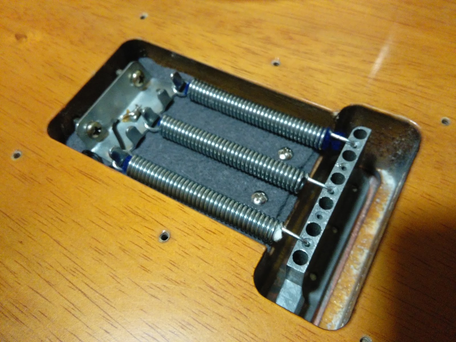 [Mattwins]: How to dampen Strat tremolo springs