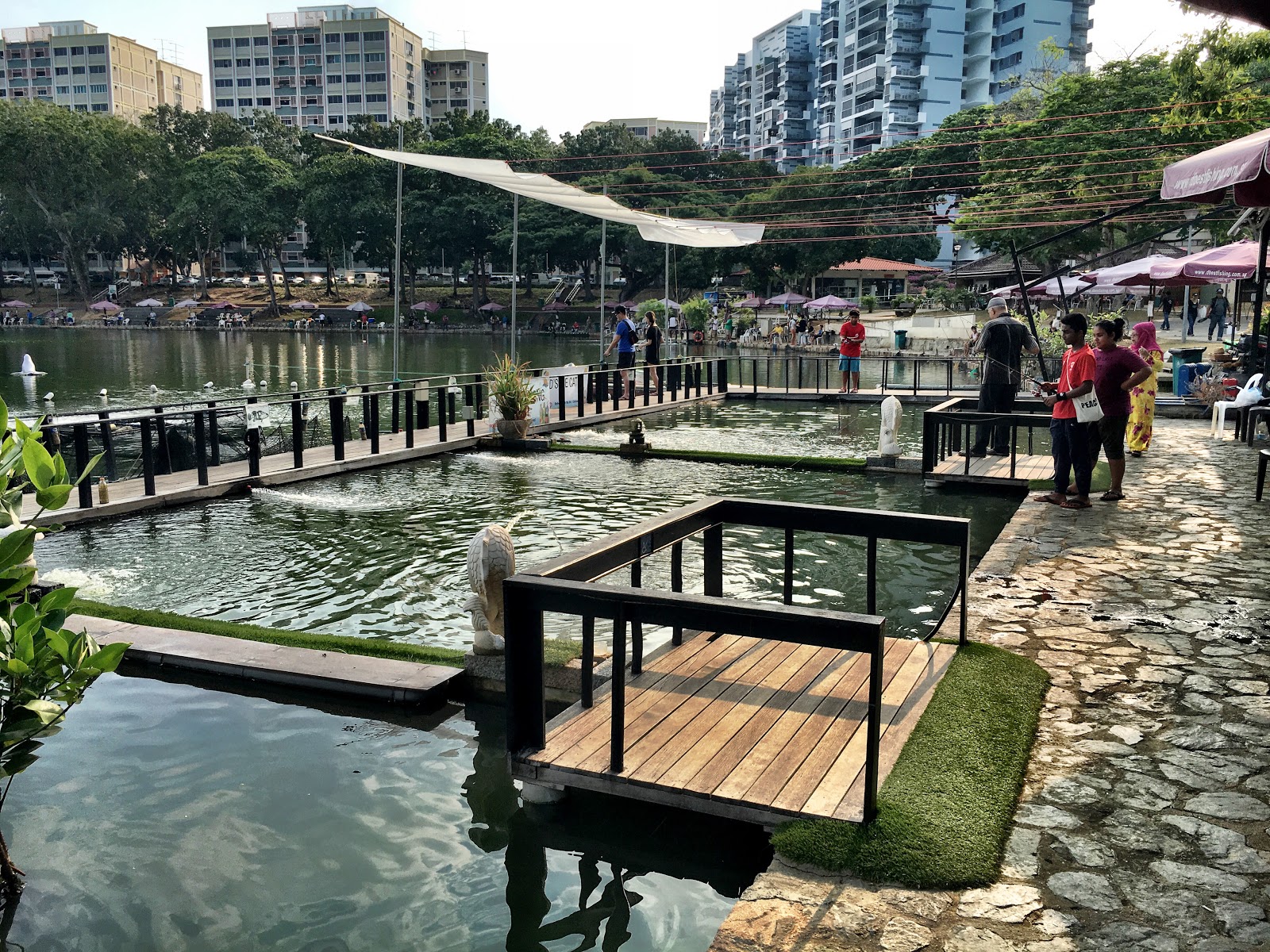 The Silver Chef: Beach Cabana at Pasir Ris Park - Fishing and Feasting