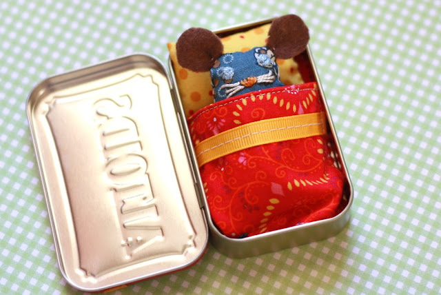 Handmade toddler gift: Mouse in a Tin!
