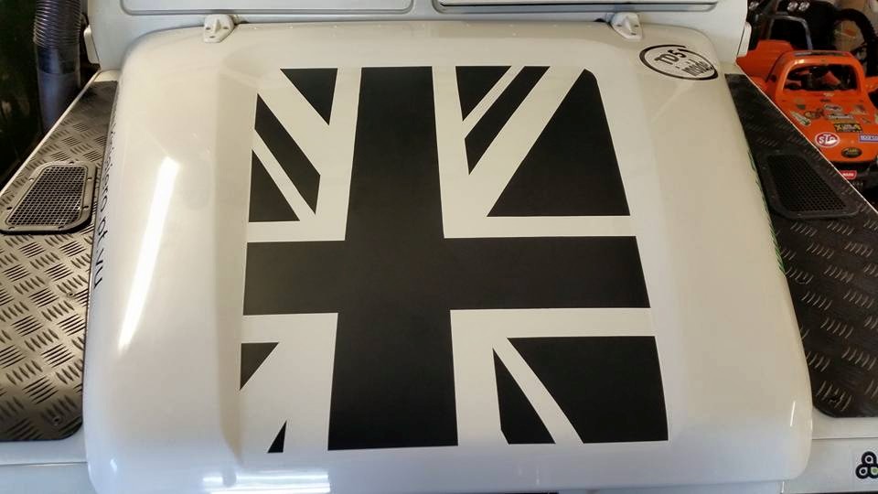 ReduTToras: Land Rover Defender - Union Jack bonnet sticker