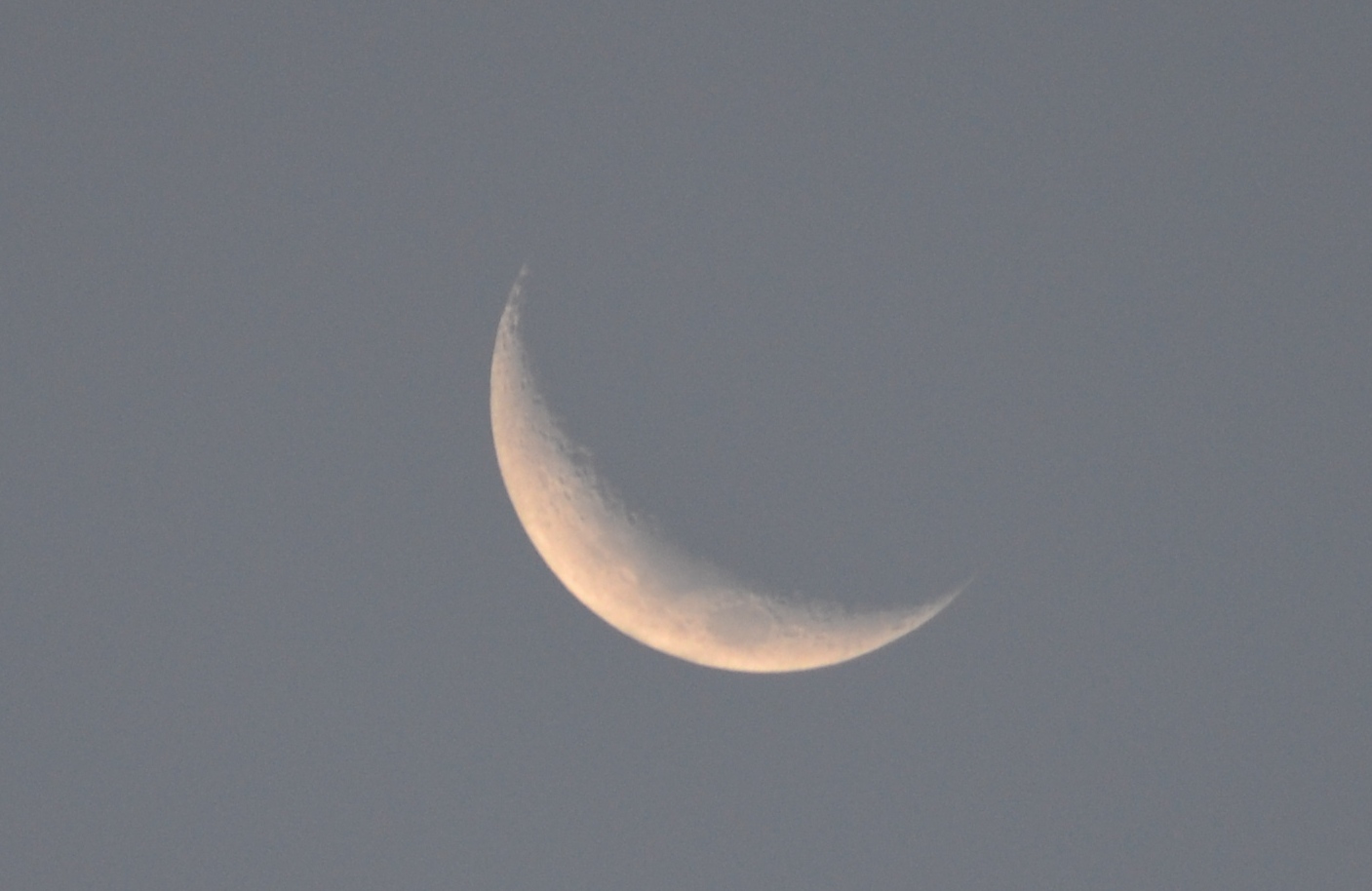 Vivek's: How to photograph the moon with DSLR