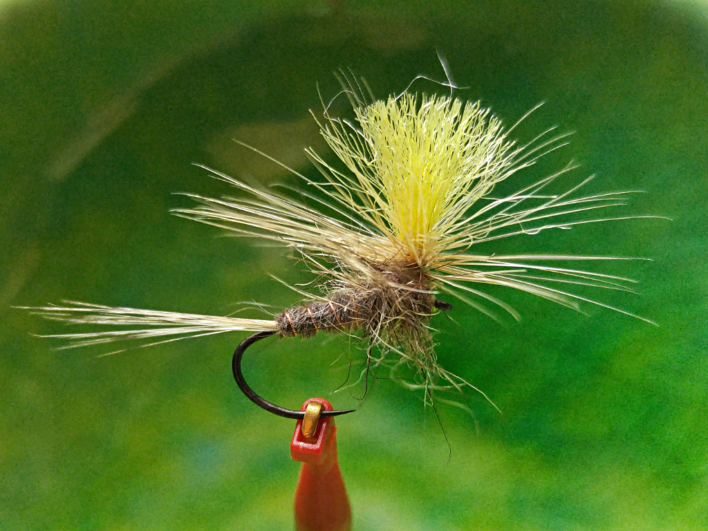 Fly Fisherman's Café: Simple Flies for January
