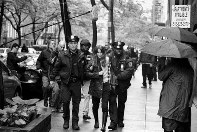 Split Screen: Imagens de Rooney Mara e Jude Law em "The Bitter Pill ...