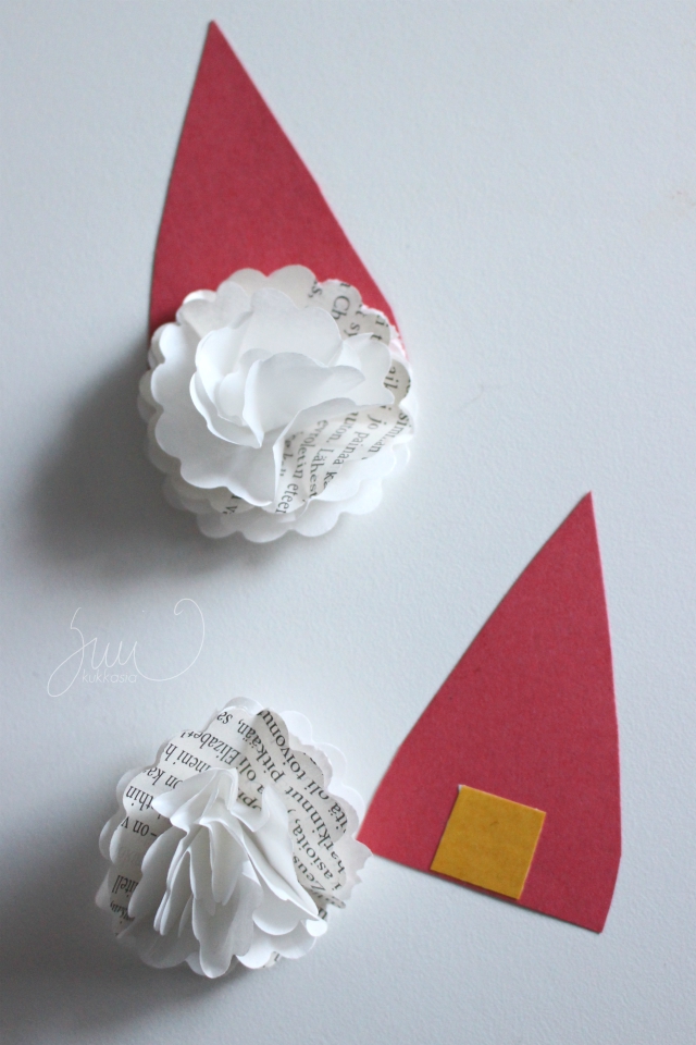 Suvikukkasia: Tonttujoukko astuu esiin