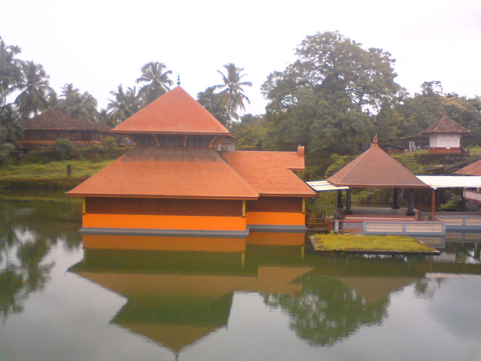 Divine Travels to Temples: Anantapura temple, Kumbla, Kerala