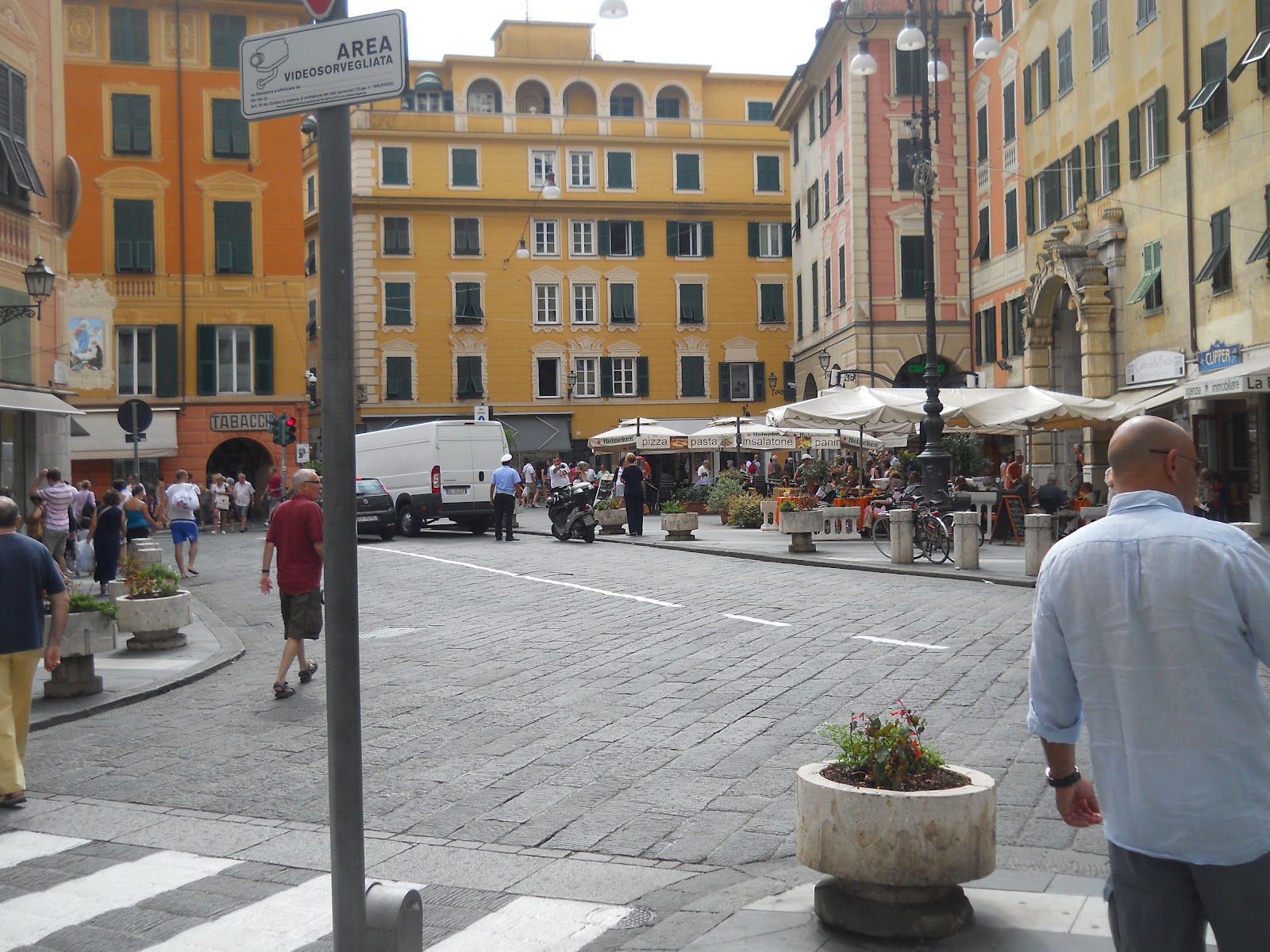 punziratti: Piazza Cavour, Rapallo.
