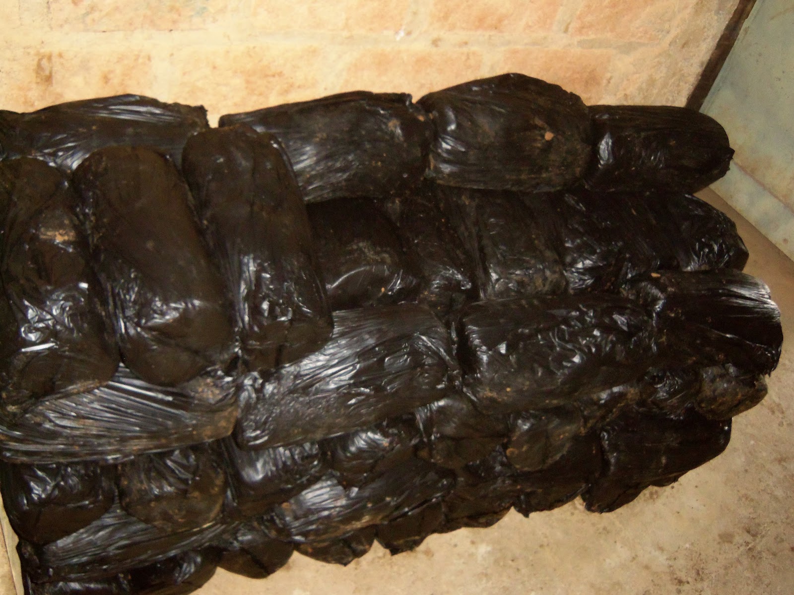 ELABORACIÓN DE ARTESANÍAS EN BARRO: ELABORACIÓN DEL BARRO.