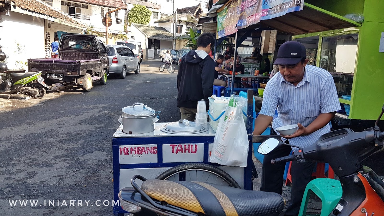 Dua Kuliner Legendaris Jalan Gempol Bandung - Ini Arry
