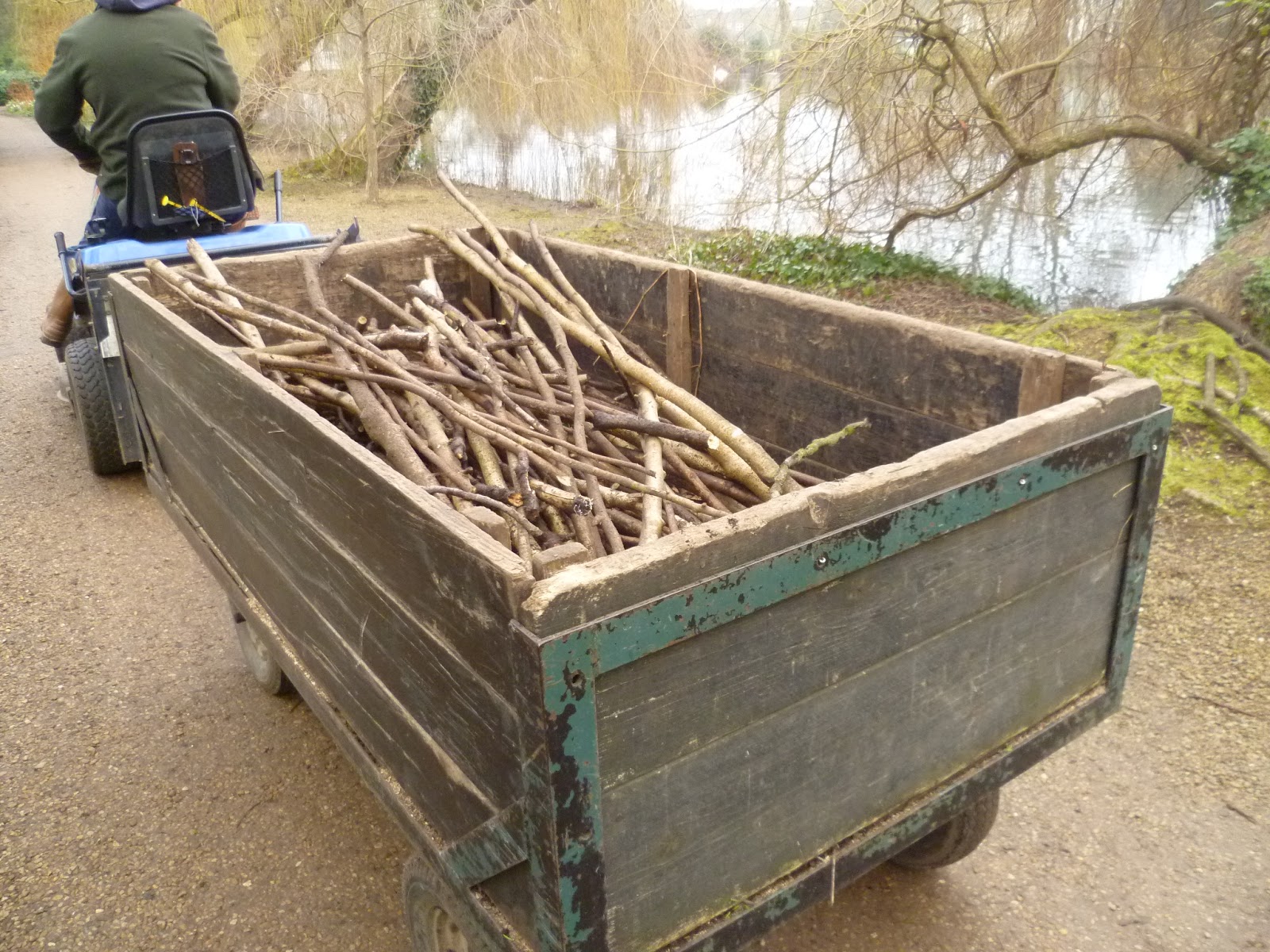 Worcester College Gardeners 2009-2018: Hazel Binders And Chestnut Stakes