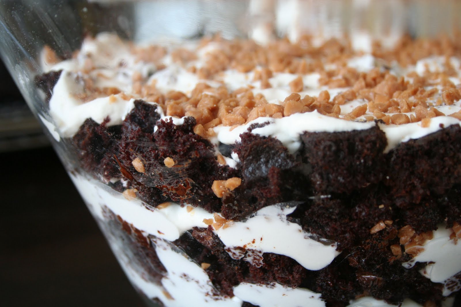 Naked Cupcakes: How to save a broken cake AKA Death by Chocolate dessert!