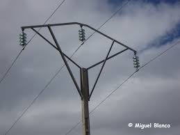 De Alta a Baja tensión: Partes de un poste eléctrico