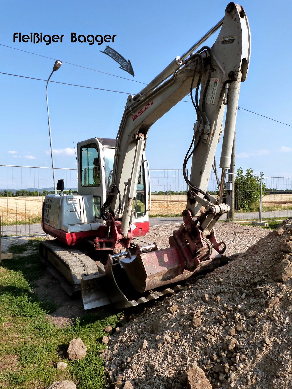 UNSER BAUTAGEBUCH: Der Bagger war da