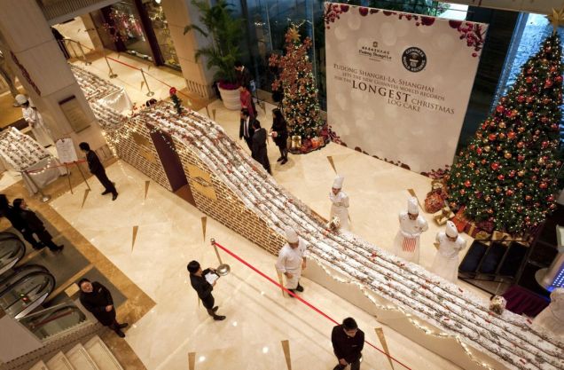 pixpeedia: The world's longest Christmas cake