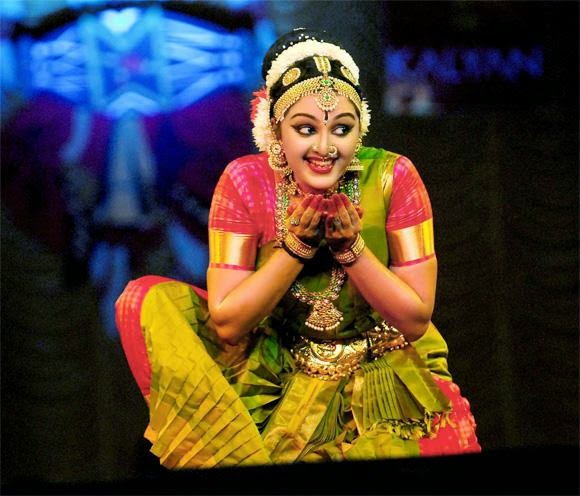 MANJU WARRIER THE DANCER - latestcuteactress