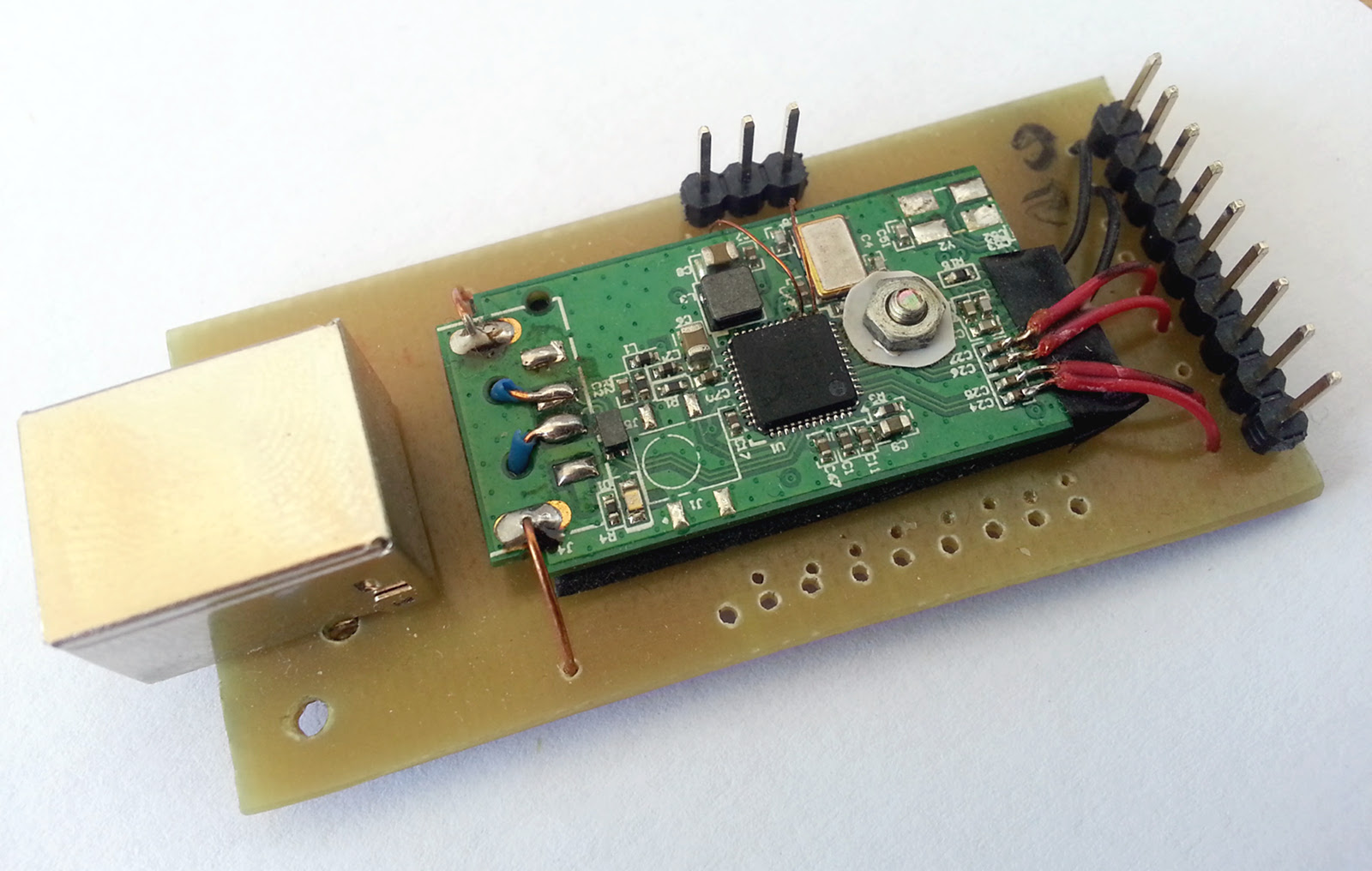 Turn RTL-SDR dongle into RTL2832U breakout board · One Transistor