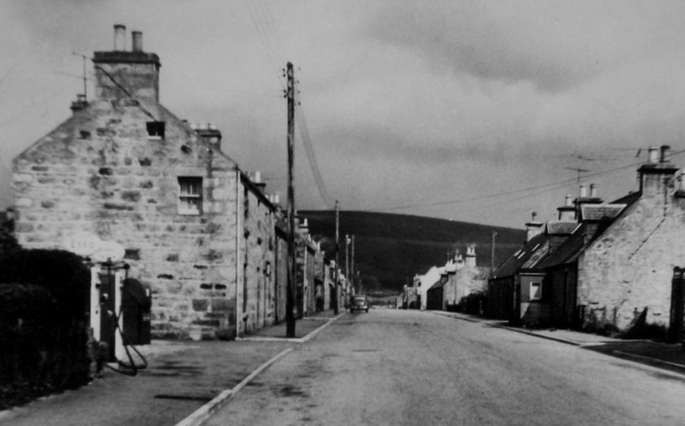 Tour Scotland: Old Photograph Dallas Scotland