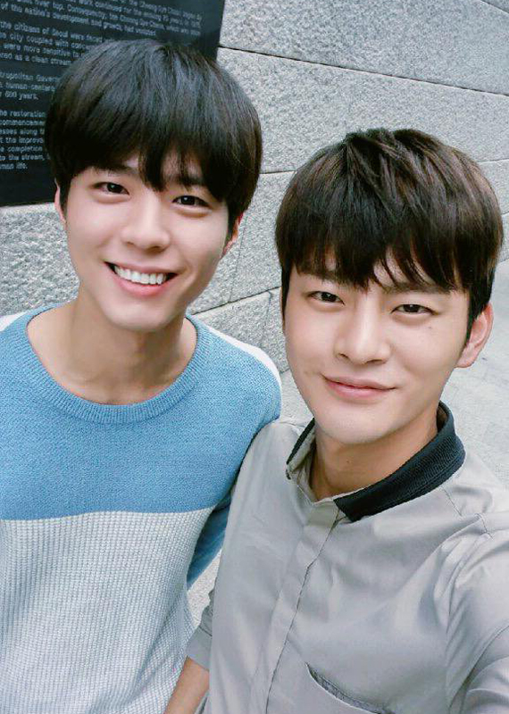 셀카?사진? 찍을 맛 날 것 같은 박보검 - 인스티즈(instiz) 이슈 카테고리