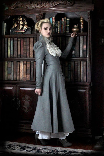 Steampunk Fashion Guide: Gothic in Gray