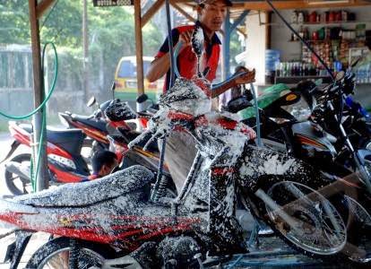Cara agar usaha cuci motor ramai setiap hari