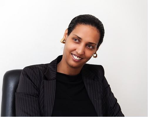 Biografia de Janira Hopffer Almada | Dexam Sabi Cabo Verde