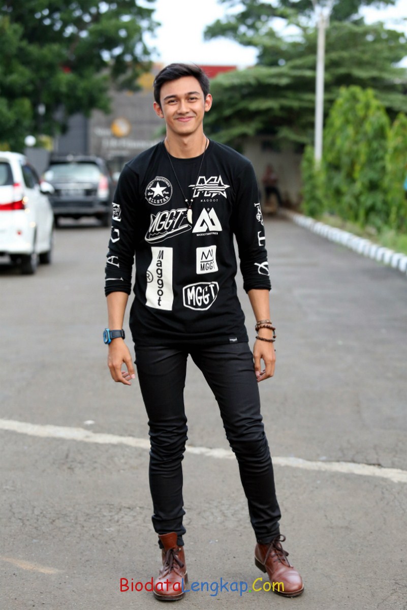 Foto Dan Biodata Lengkap Immanuel Caesar Hito