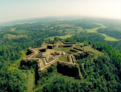 Bhromon: Manjarabad Fort, Sakleshpur, Karnataka Tourism