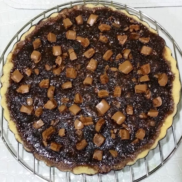Dyaz Kayangan Home Bakery: Almond Daim Chocolate Pie