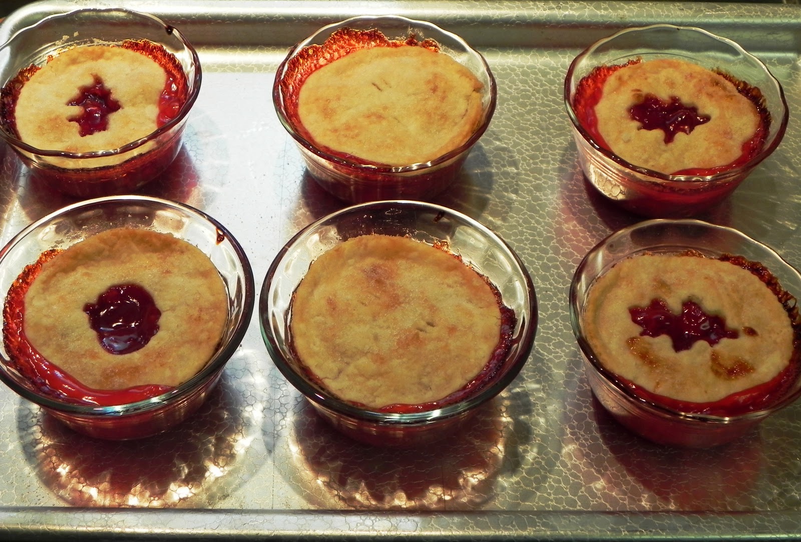 The Iowa Housewife: Choose-A-Fruit Mini Pies