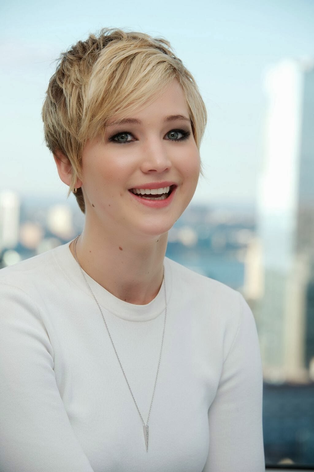Jennifer Lawrence Fansite: Jennifer Lawrence attends American Hustle ...
