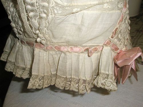 All The Pretty Dresses: Frilly Lace Cap