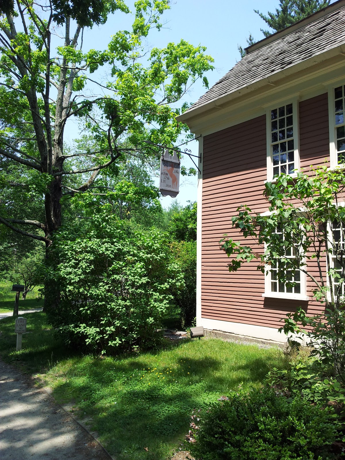 Blackbird Pie: Longfellow's Wayside Inn Apple Pie