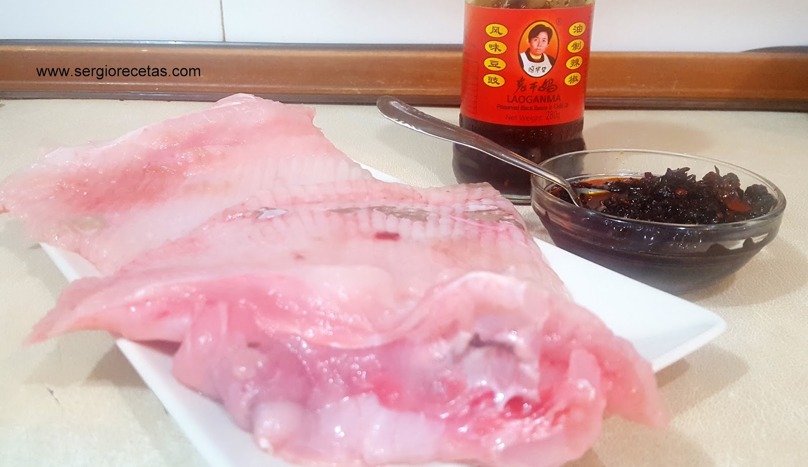 Pez Raya con salsa Laoganma. Sabores intensos con productos de siempre