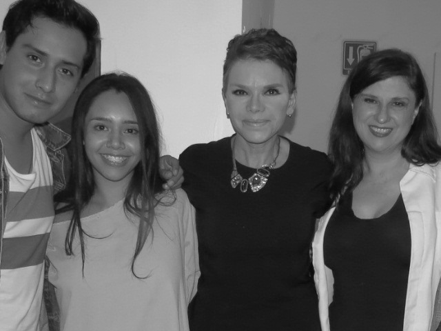 POR LA LUPA: SHARON GAYTAN Y ALEJANDRA HAYDEE LOCAS POR EL TEATRO