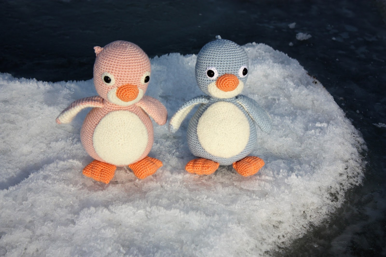 Happyamigurumi: Amigurumi Crochet Penguin Pattern: Cara and Milo