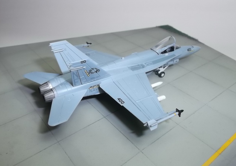 Thailandscale144: F/A-18C US.NAVY "CHIPPY HO!!!" VFA-195 ' 2002