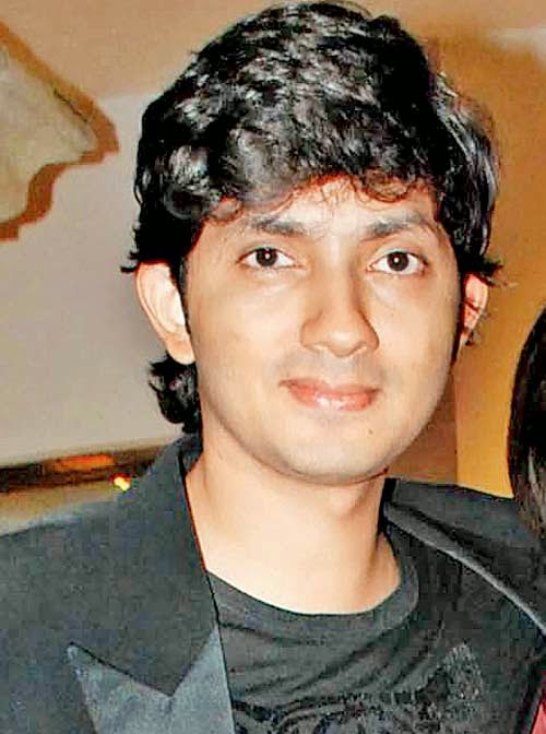 Bollywood Stars Bibliography: Shirish Kunder Biography